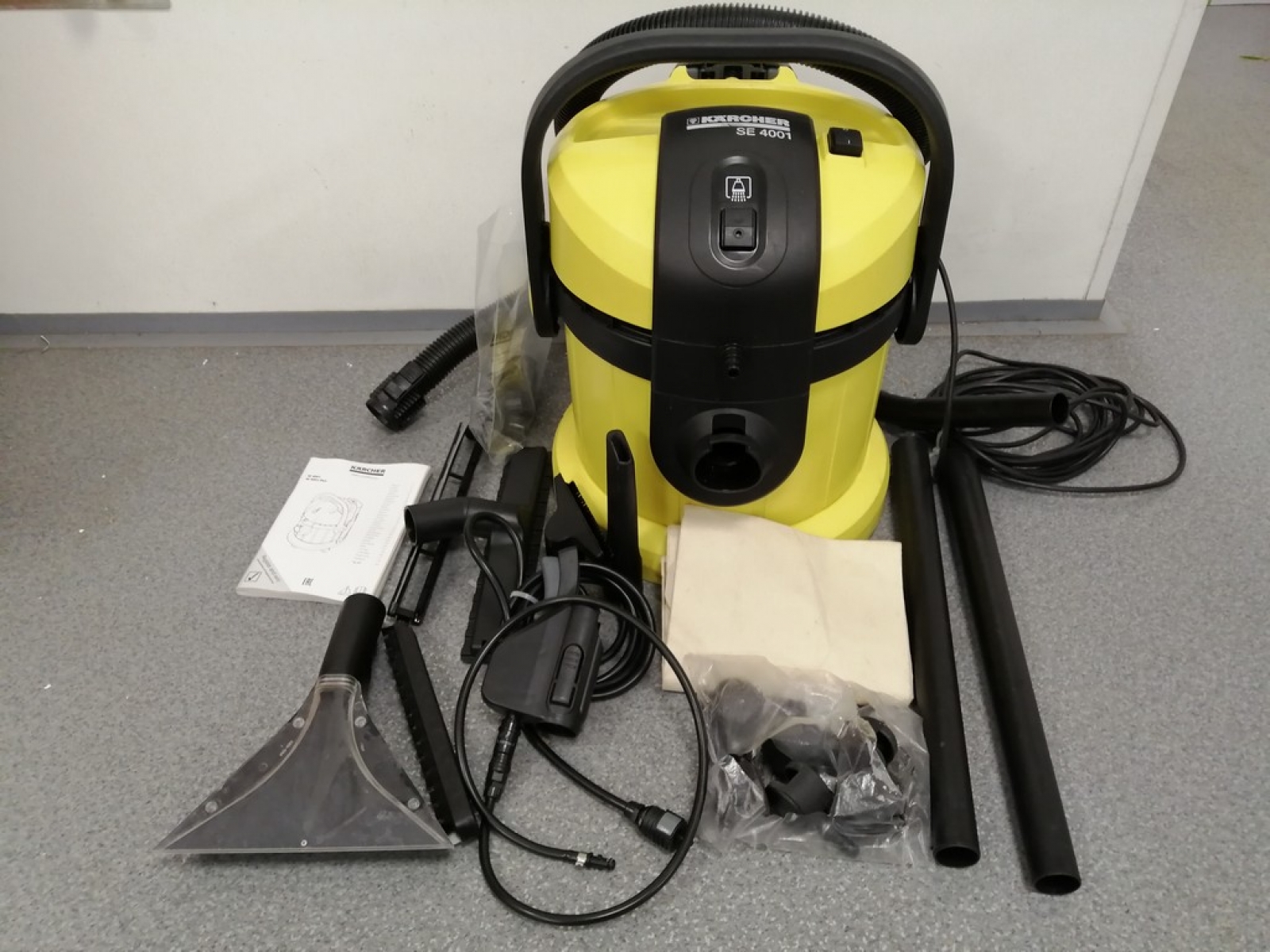 Vysavač/tepovač Karcher SE 4001 4190 Kč